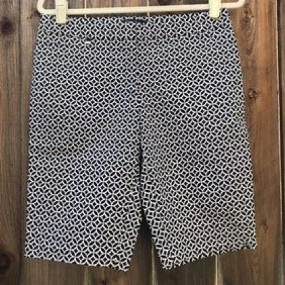 White House Black Market | Shorts | Nwot Whbm Geometrical Print Bermuda ...
